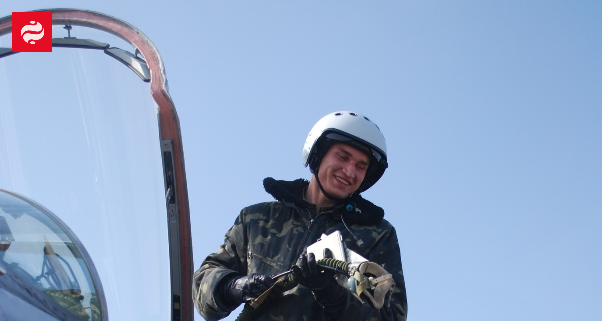 F-16 pilot Maksym Ustimenko was posthumously awarded the title of Hero of Ukraine | Ukrainian ...