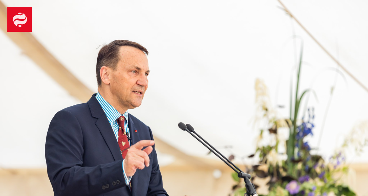 Polish Foreign Minister Radosław Sikorski stated his unwavering support ...