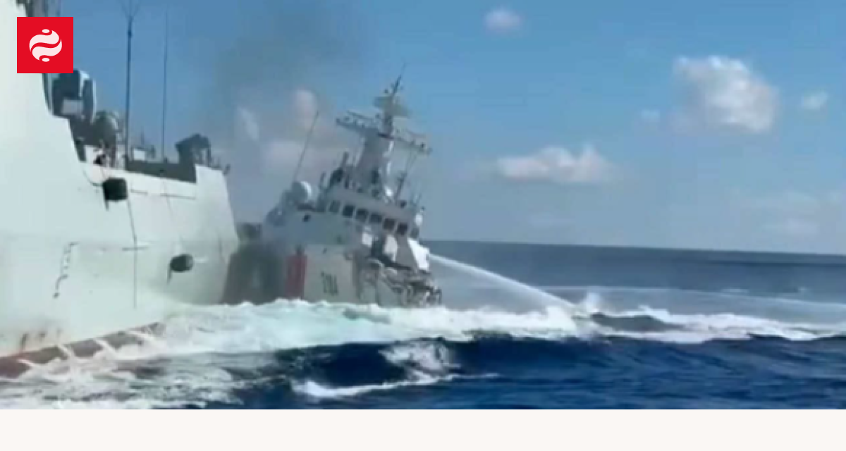 Chinese ships collided while chasing a Philippine vessel | Ukrainian ...