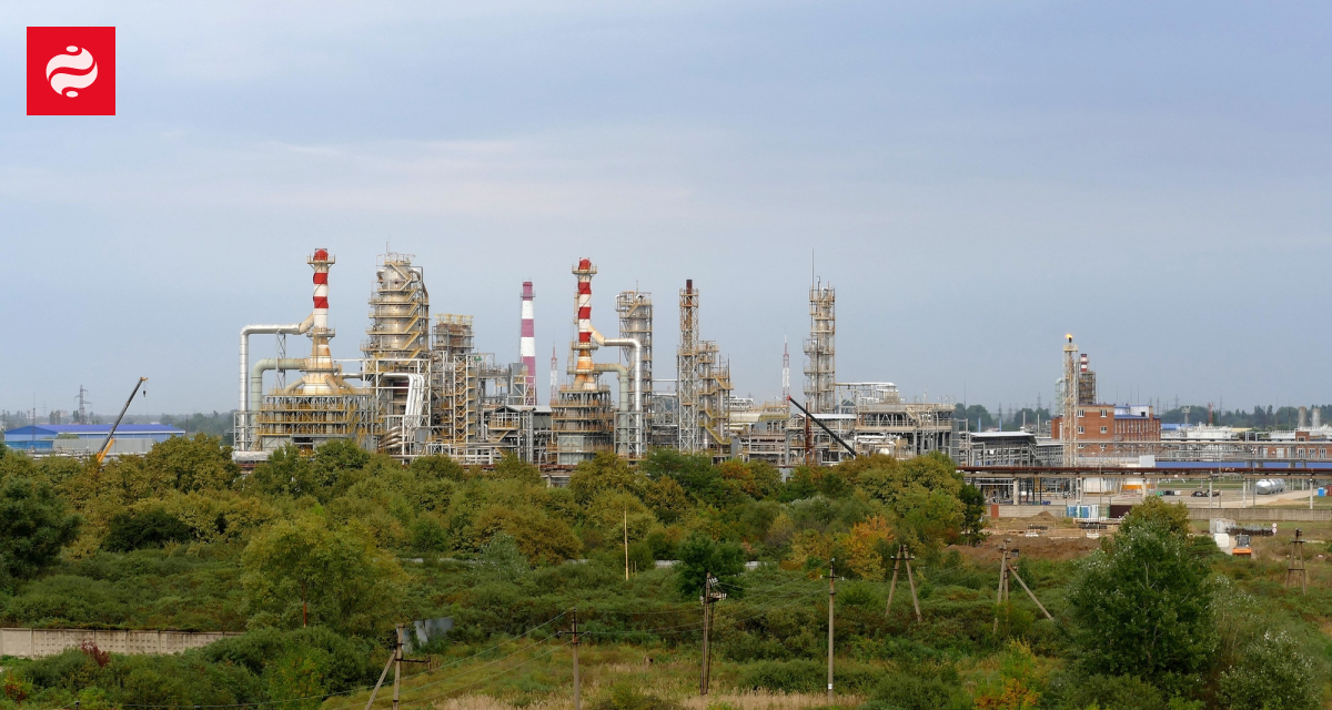 Krasnodar Region under UAV attack, refinery on fire – video | Ukrainian News | LIGA.net