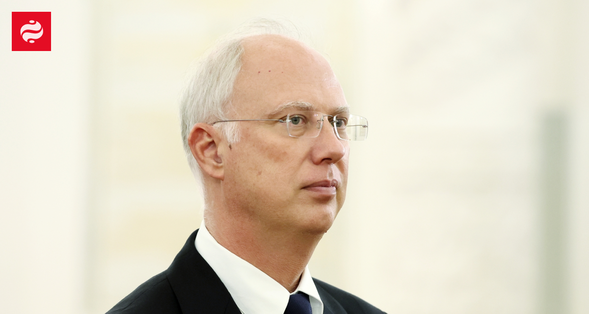 Putin's negotiator arrives in Davos on January 20 to meet with US ...